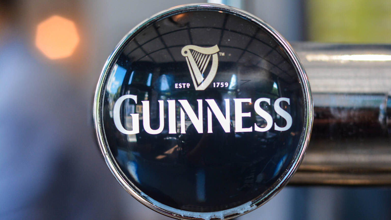 Guinness Harp Guide: The 35 Pubs That Serve The Best Pints of Guinness ...
