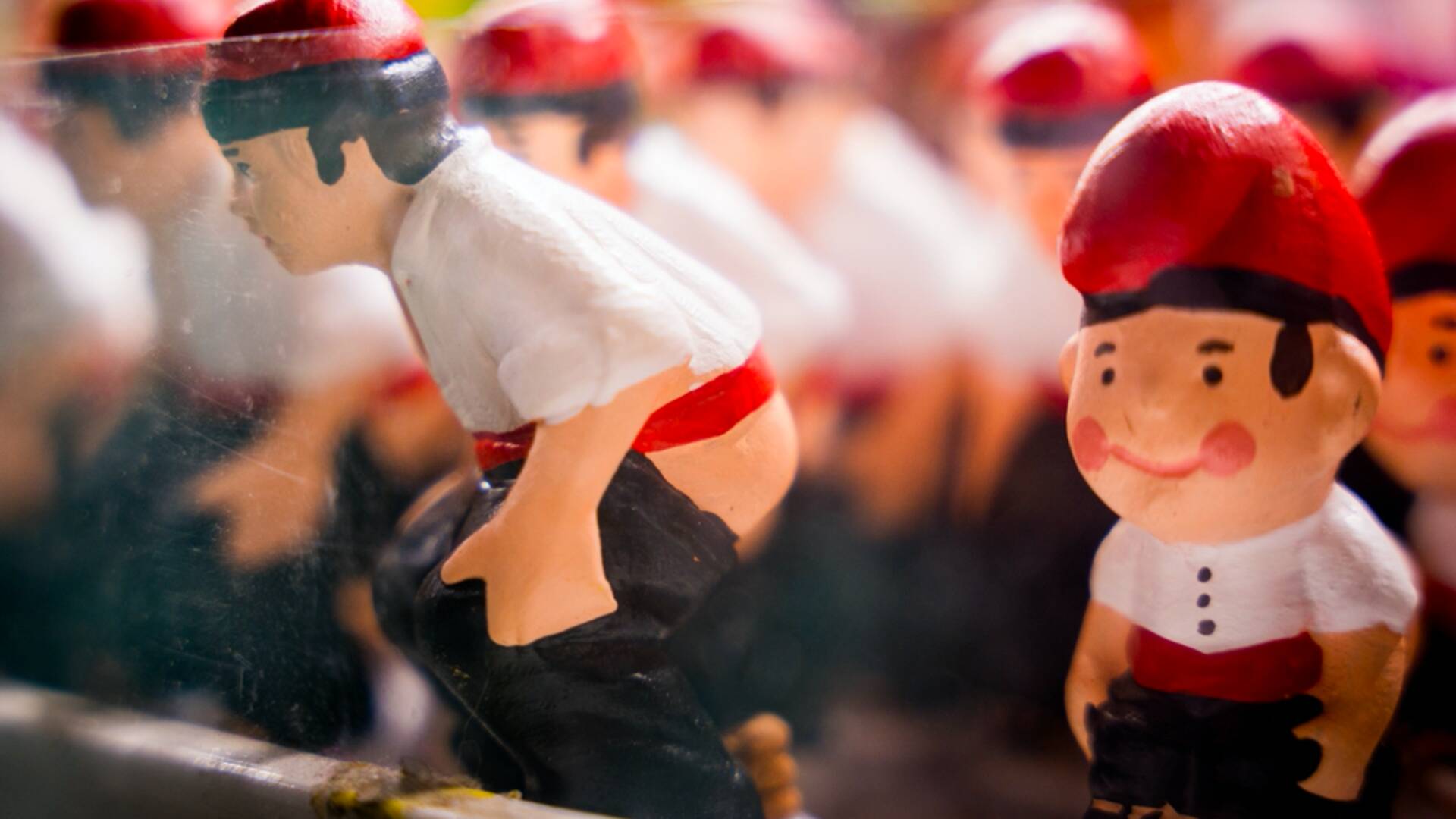 La col·lecció de caganers més gran del món exposa 1.400 figures al ...