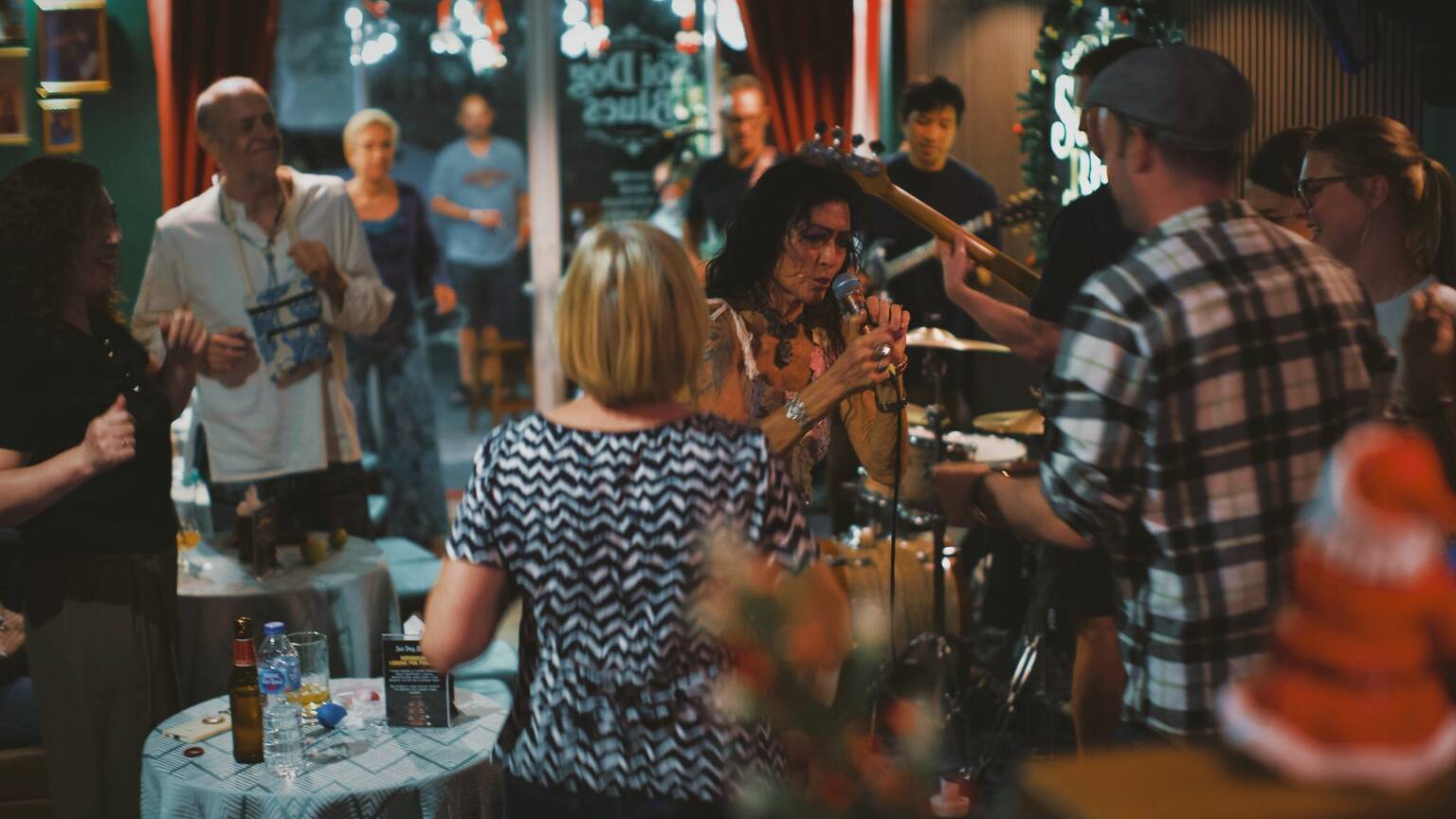 Let the mellow sounds of blues take over your weekend at Soi Dog Blues ...