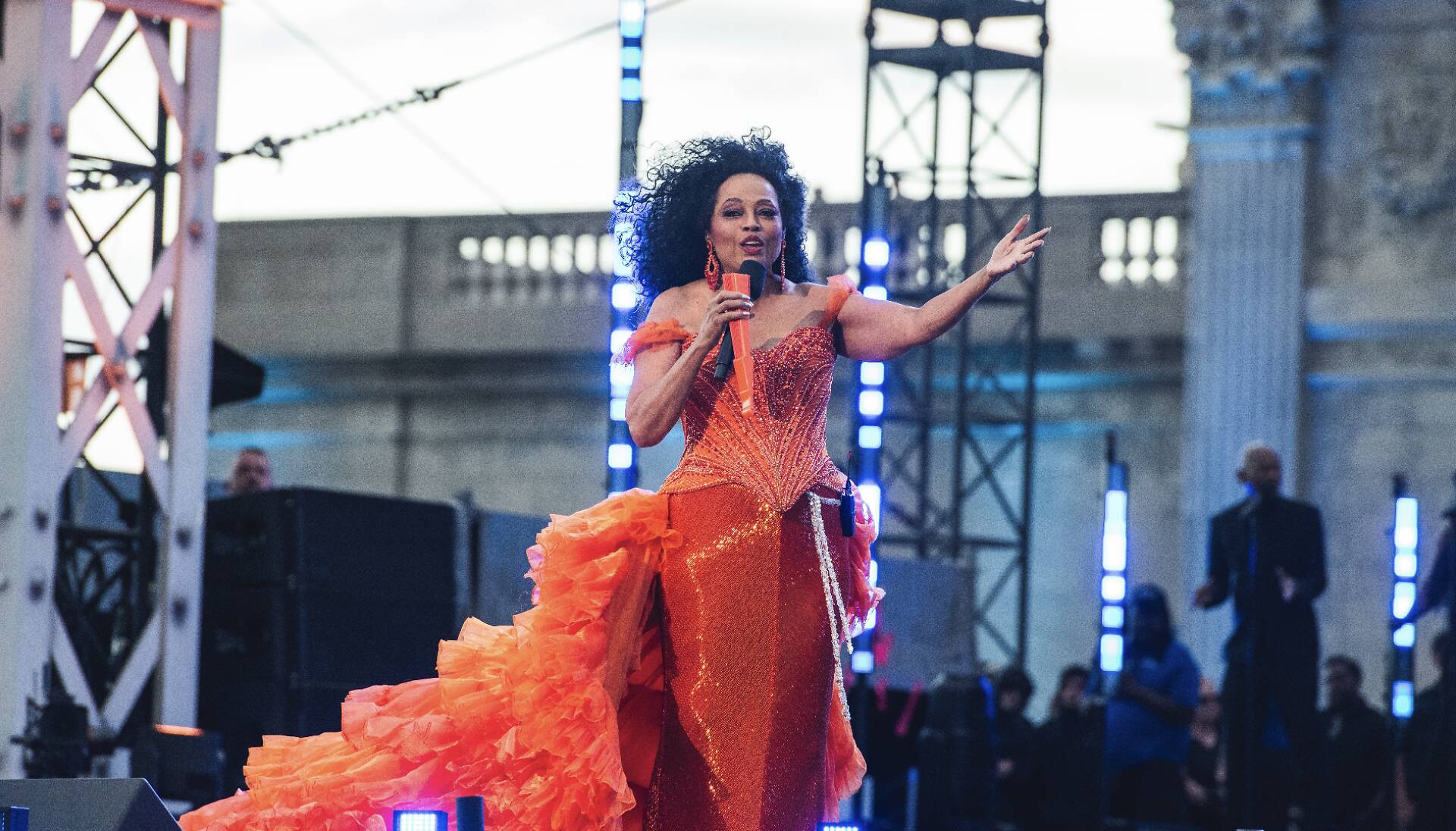 Diana Ross Is Performing in Times Square Tonight: Details About the New ...