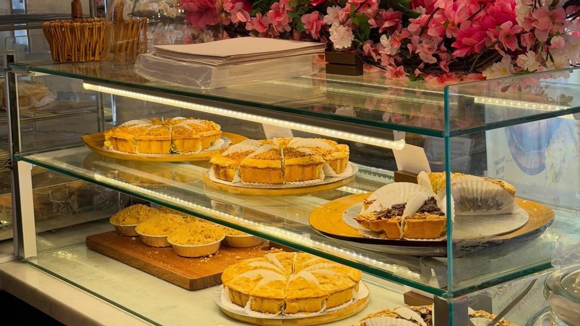 Dona Manis Cake Shop Opens First Dine-In Café in East Coast