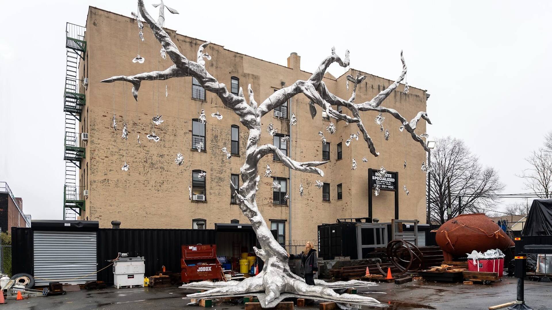 Two 30-Foot Sculptures Are Debuting Across Manhattan: See Photos