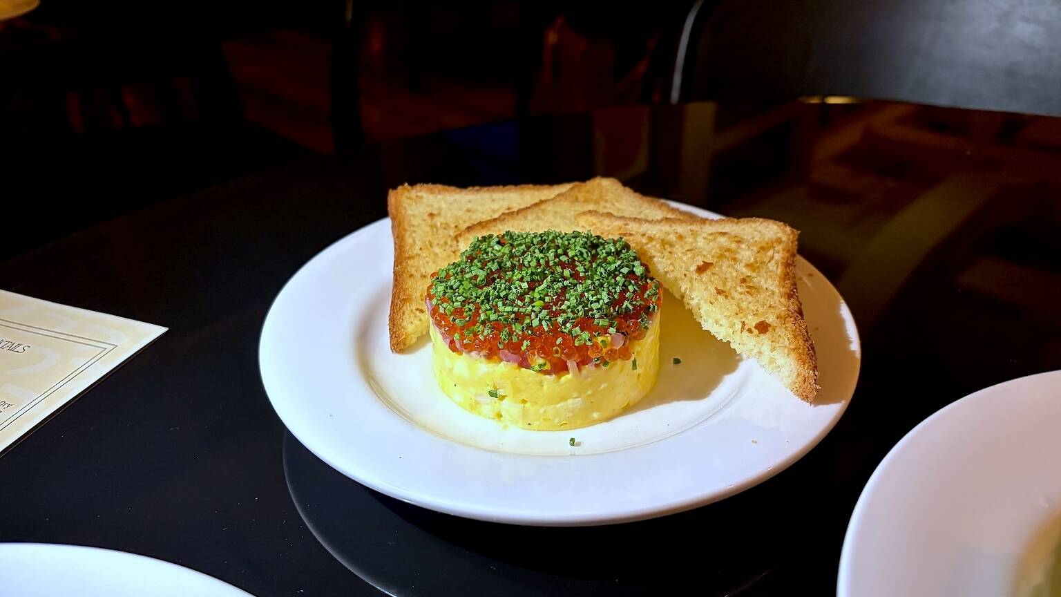Bar Susanne in Williamsburg Stuns With its Raw Seafood Menu