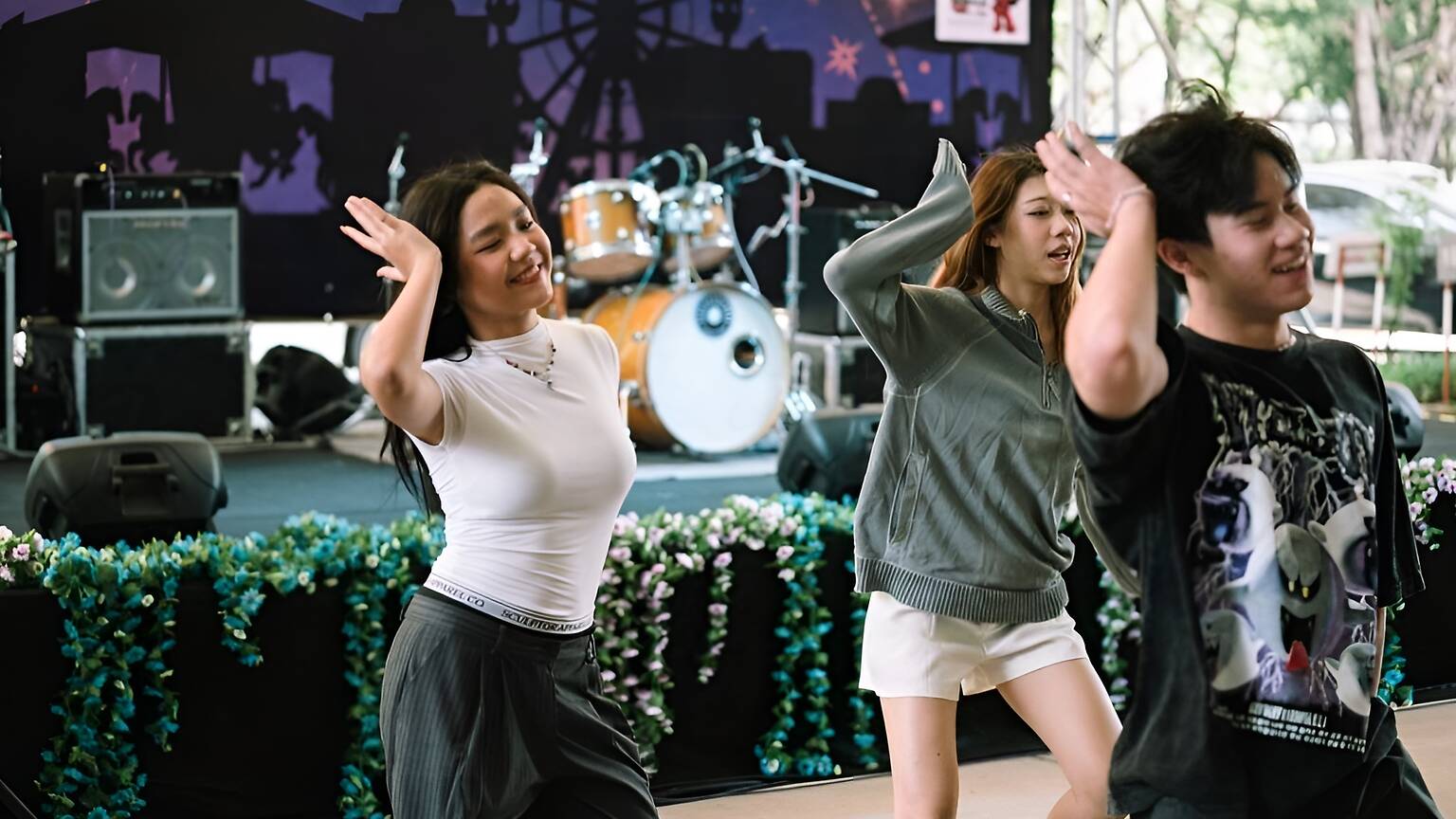 Show off your best moves at the Backyard Random Dance Party | The ...
