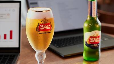Stella Artois will pay you to work from your favorite Chicago bar ...