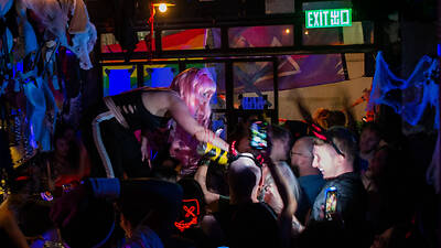 Dive Bar Divas: Karaoke Night at The Pontiac