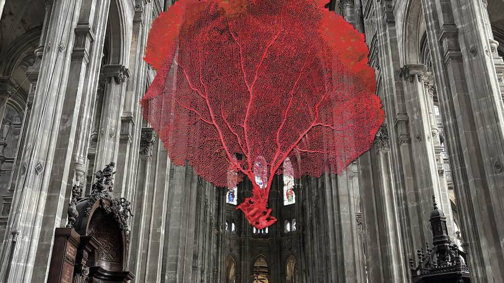 L’église Saint-Eustache installe dans sa nef une œuvre monumentale de ...