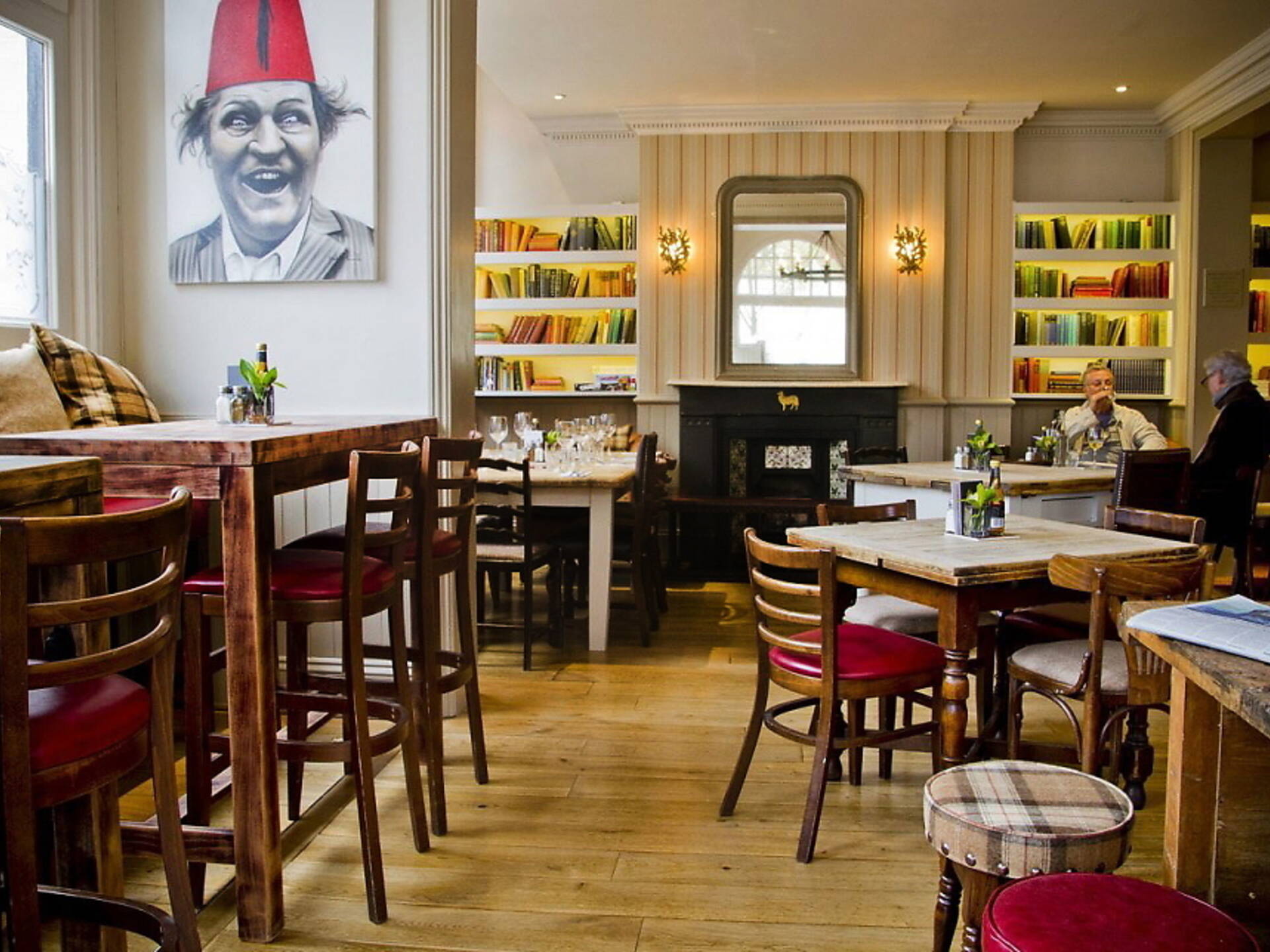 10 Best Pubs In Chelsea For A Fancy Pint And Pub Grub