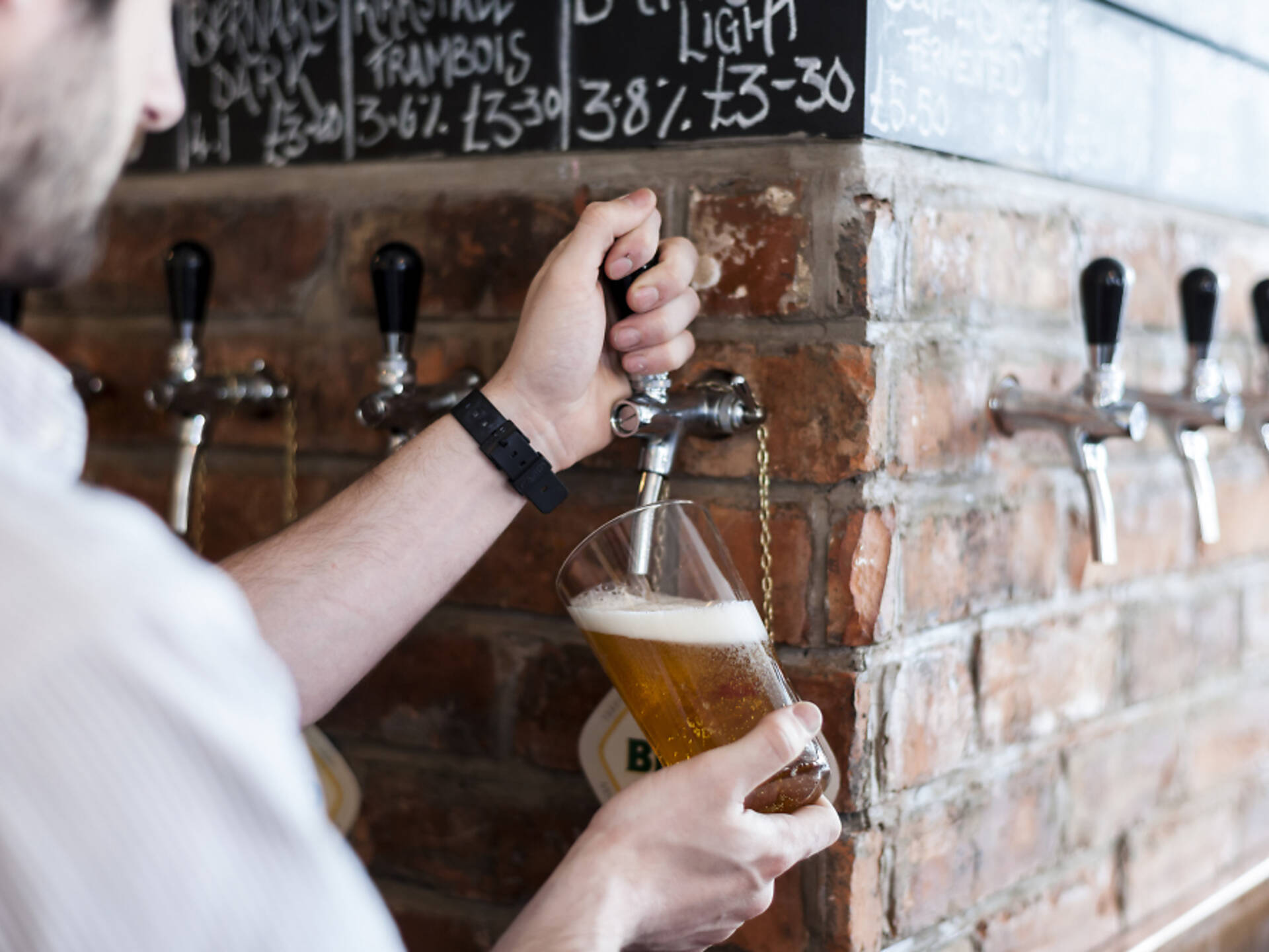 15 Best West End Pubs In London | Pre-Theatre Drinks Done Well