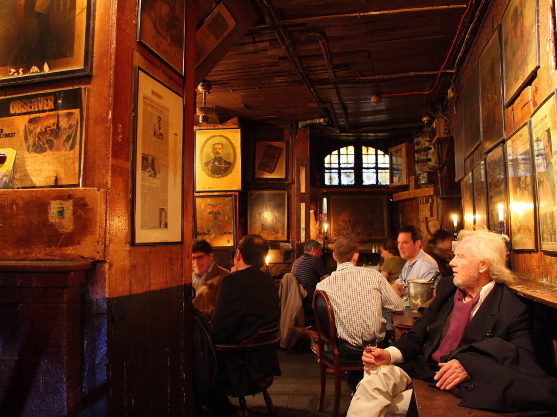 The Cosiest Places in London, From Cafes To Reading Rooms