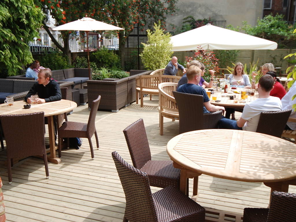 30 Best Beer Gardens In London Pubs