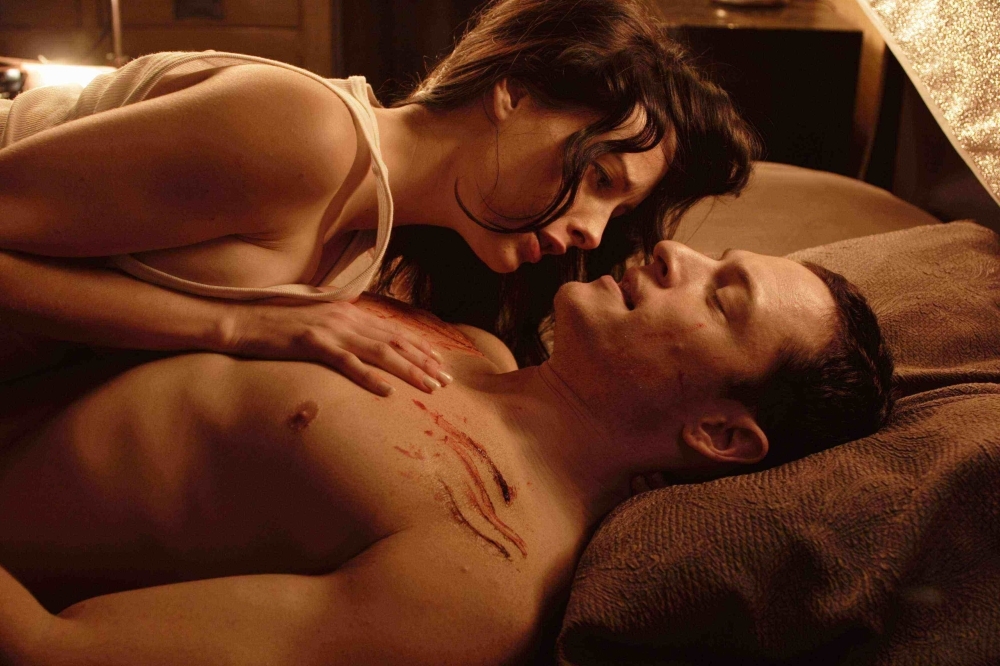 Trapped Ashes 2006, directed by Joe Dante, Ken Russell and Monte Hellman | Film review