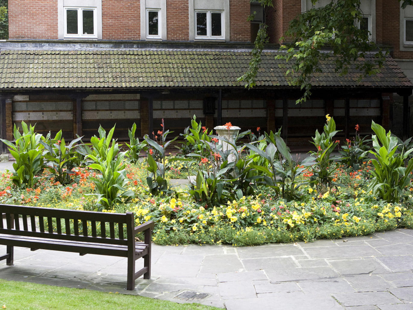 Secret gardens and hidden green spaces in London