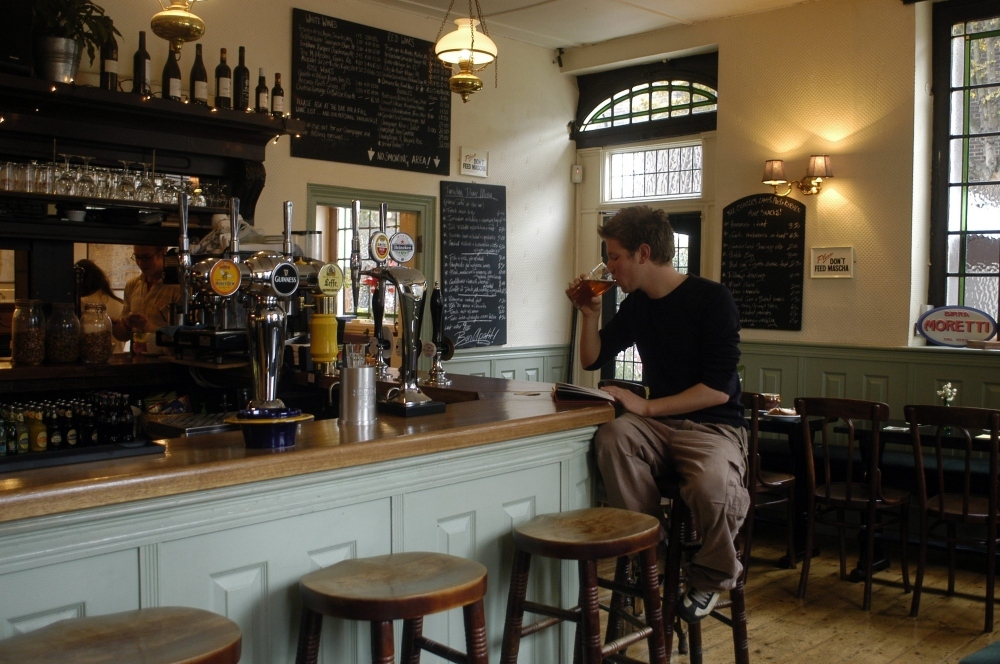 20 Best Angel & Islington Pubs | Islington’s Most Charming Boozers