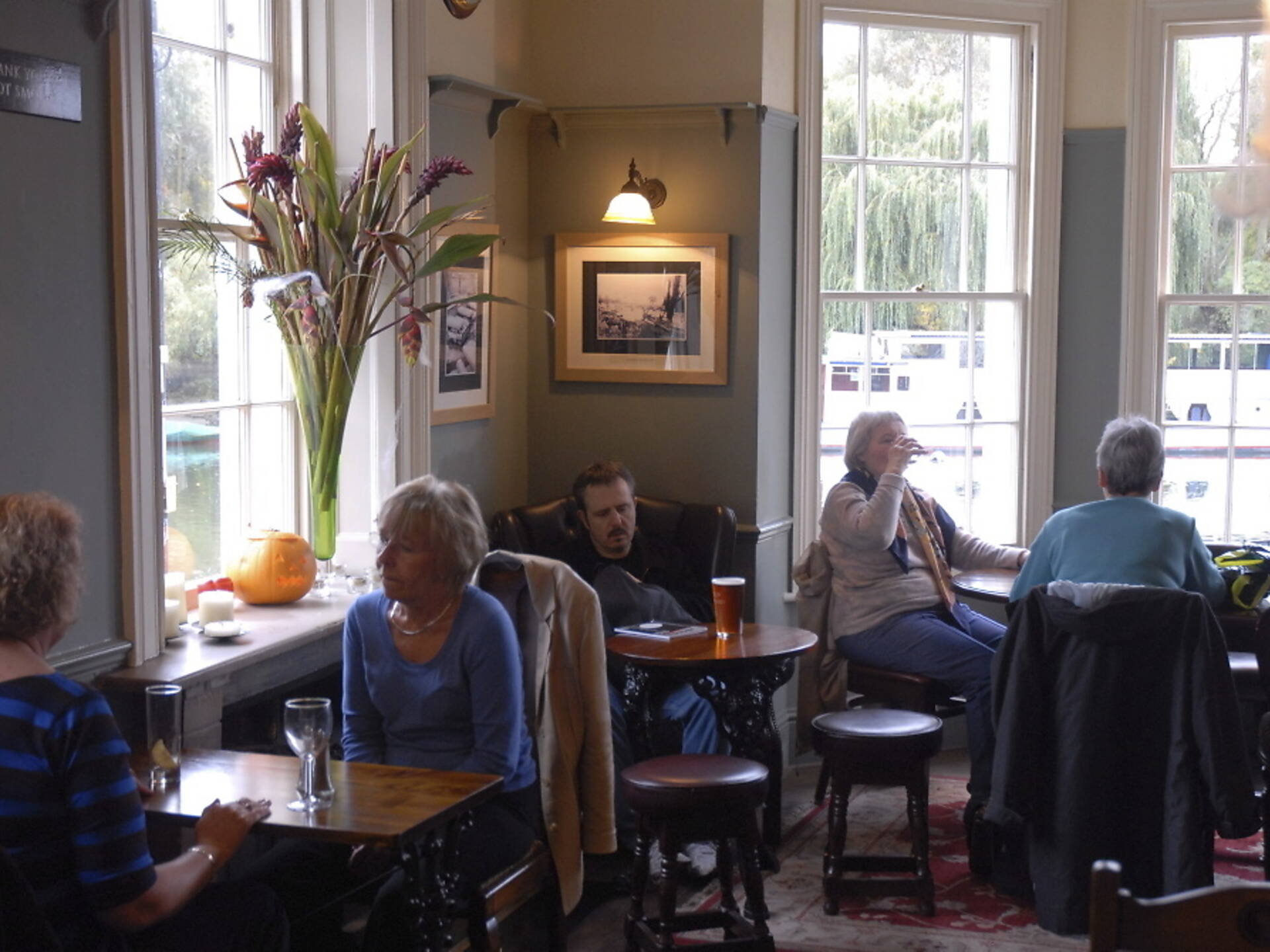 25 Best Canal & Riverside Pubs & Bars In London