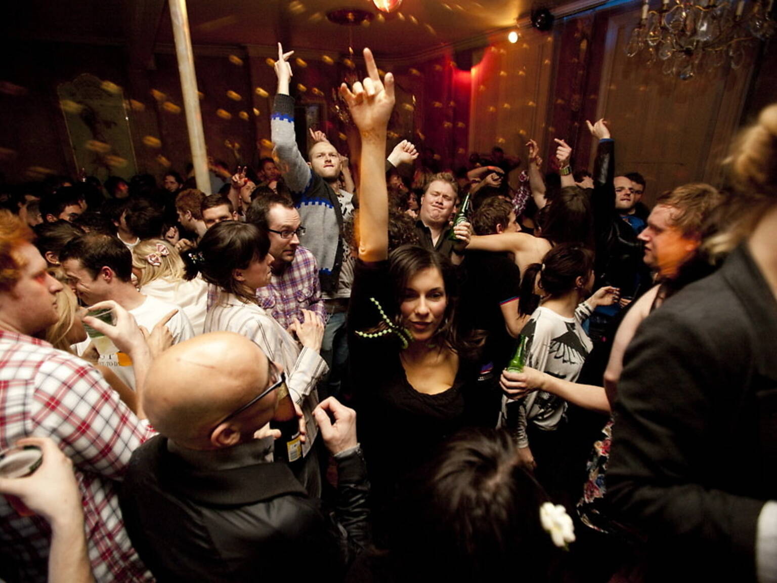 16 Best Angel & Islington Pubs For A Great Night Out